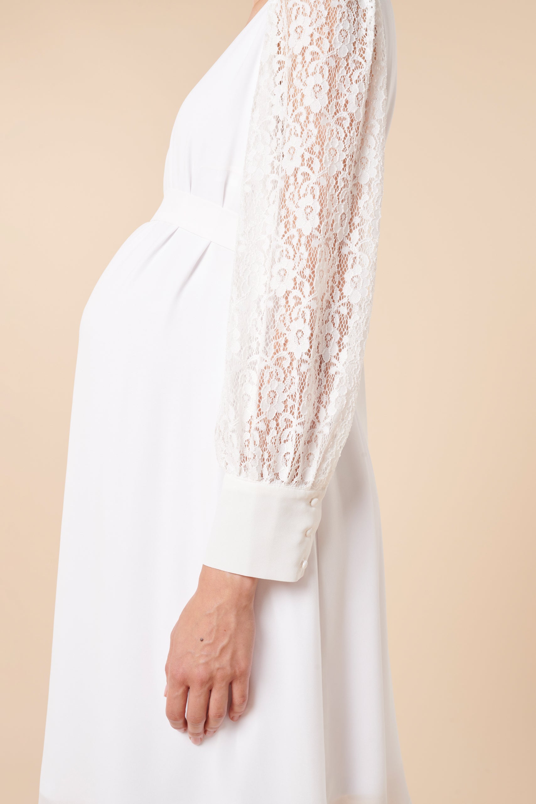 A-line crepe maternity wedding dress with lace sleeves – Mamarella GmbH