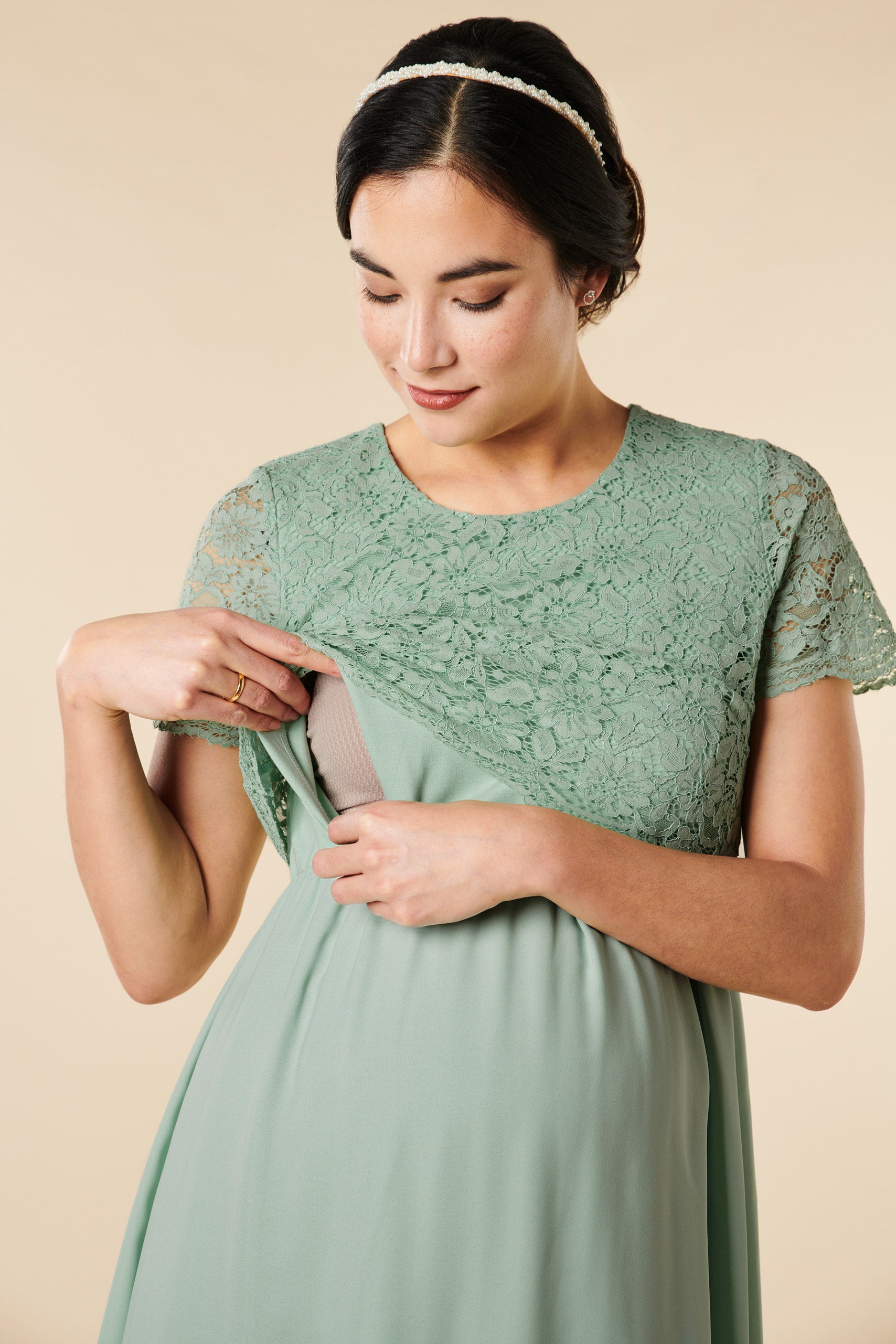 Festive maternity and nursing dress with lace, mint – Mamarella GmbH