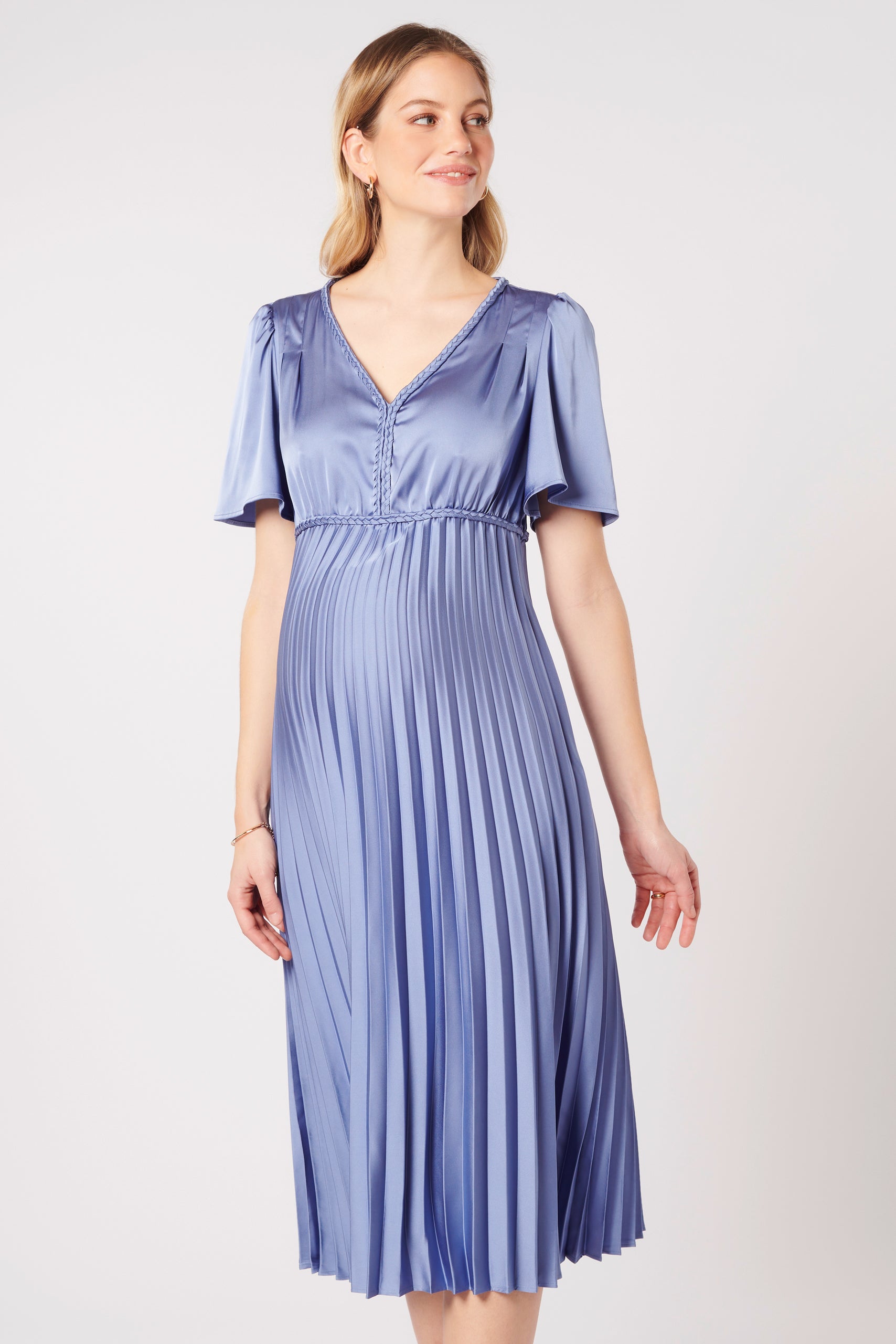 Satin pleated maternity dress with braided details – Mamarella GmbH