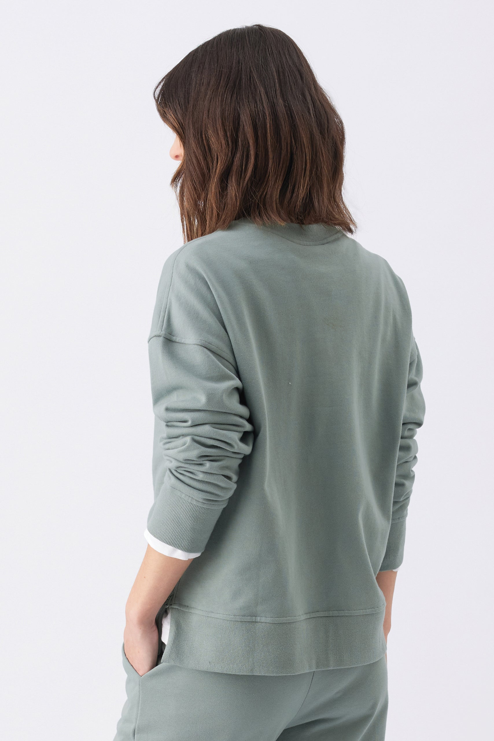 Maternity sweater with side nursing zippers, sage green – Mamarella GmbH