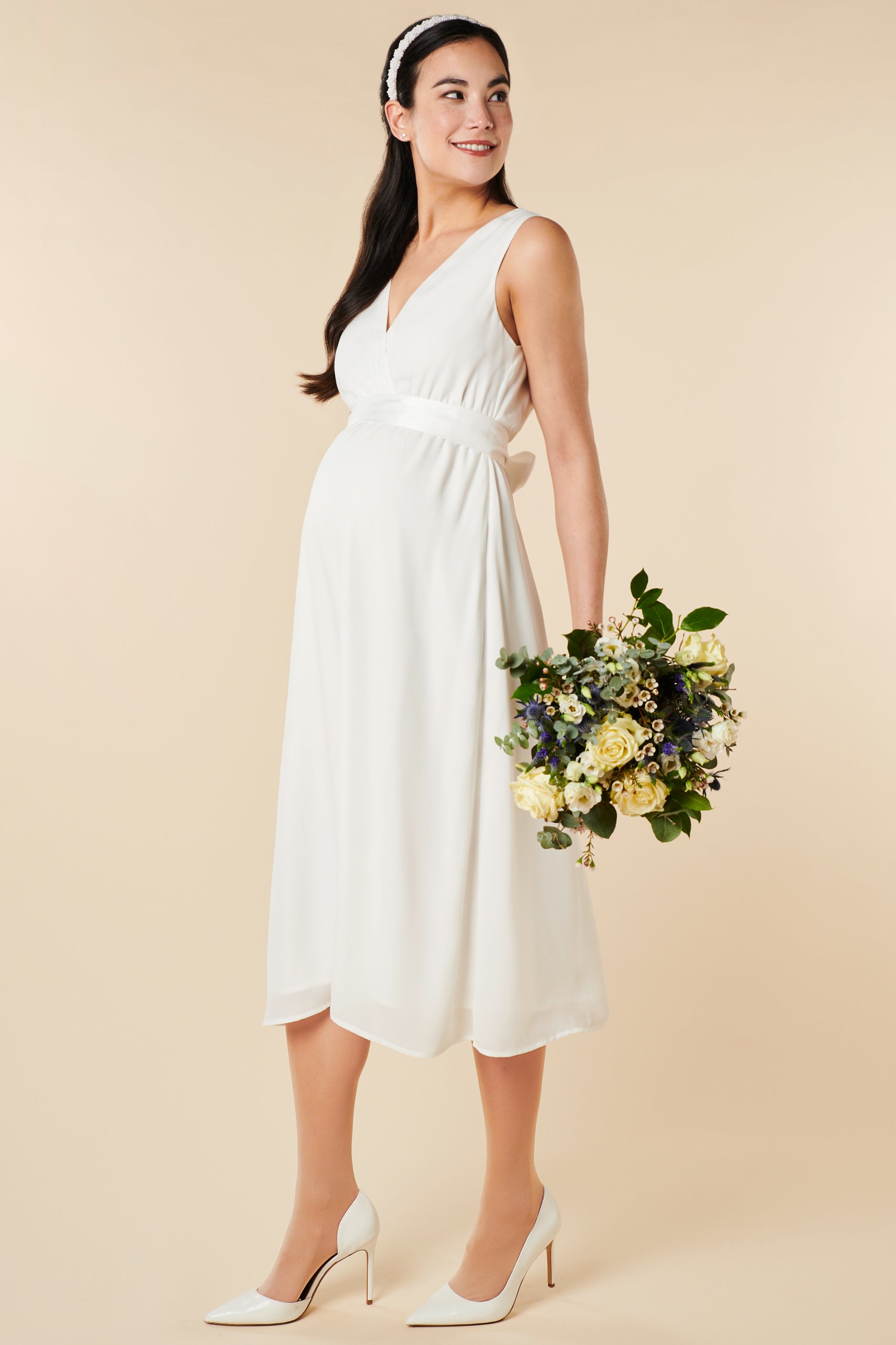 Maternity wedding dress with wrap neckline – Mamarella GmbH