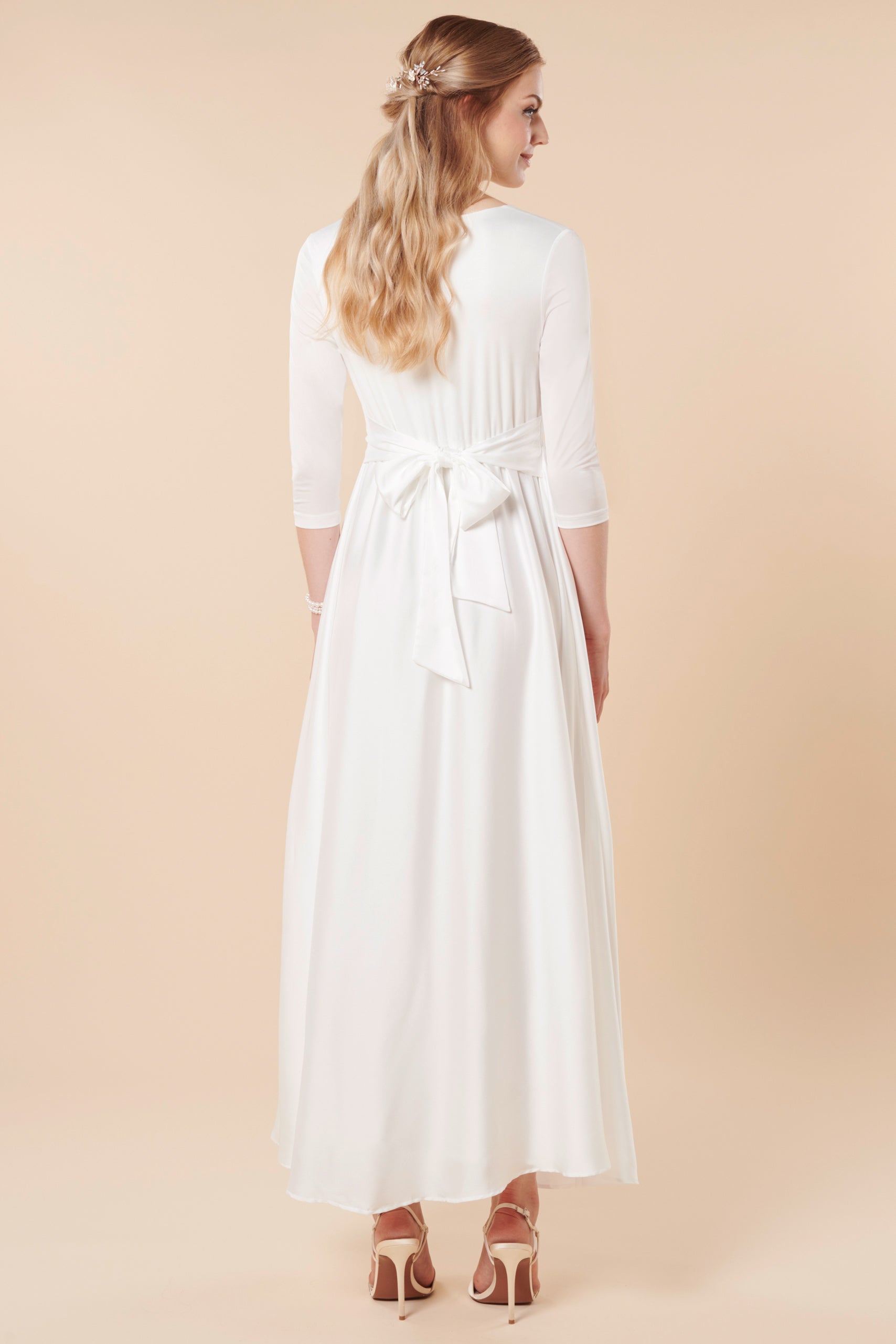 Maternity bridal gown with satin skirt and nursing opening – Mamarella GmbH