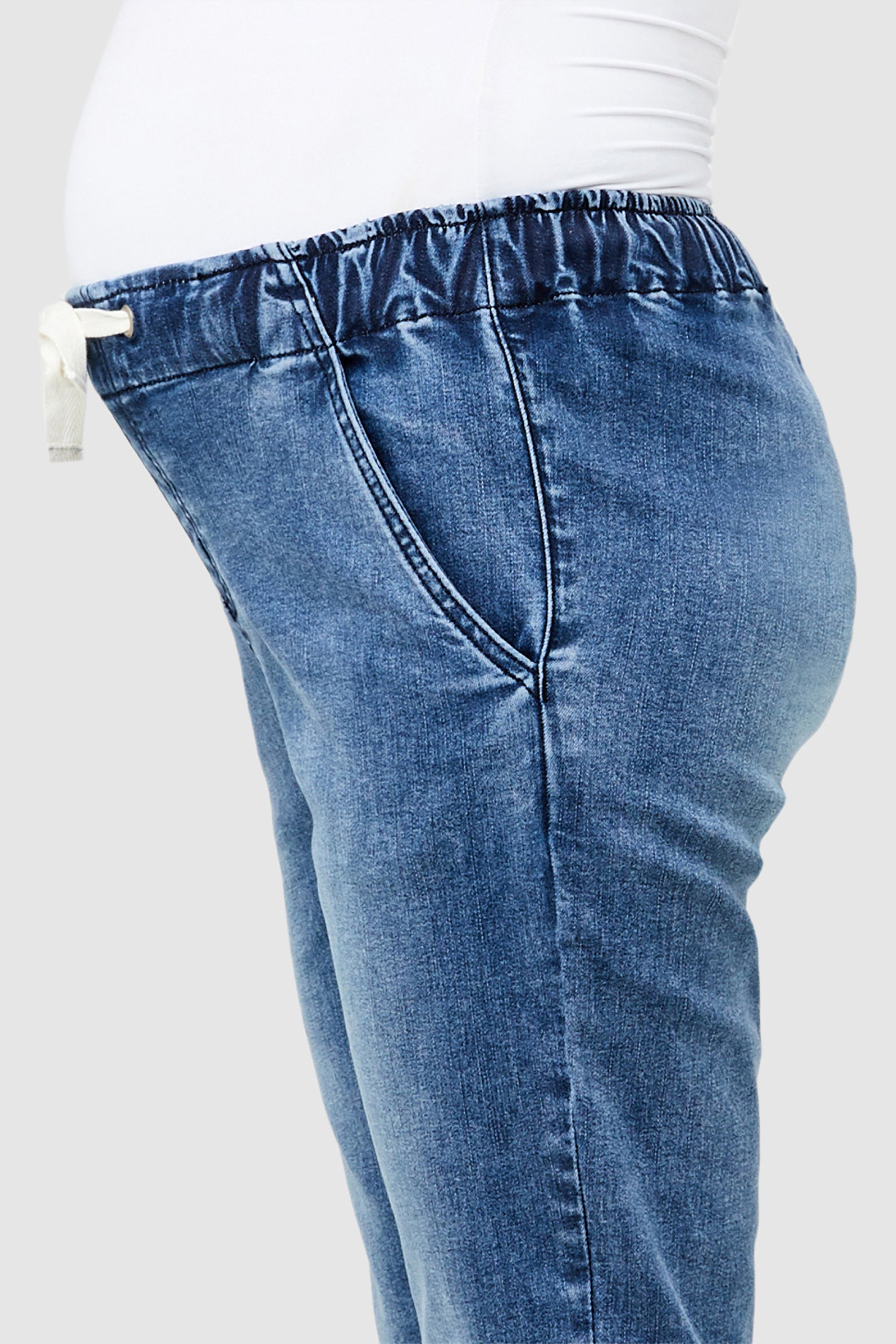 Denim Umstandsjogger mit Tunnelzug medium wash – Mamarella GmbH
