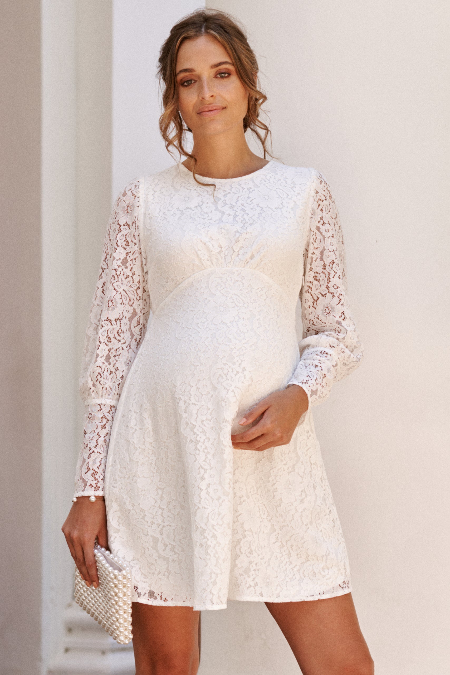 Mini Umstandsbrautkleid aus Spitze mit Puffärmeln – Mamarella GmbH