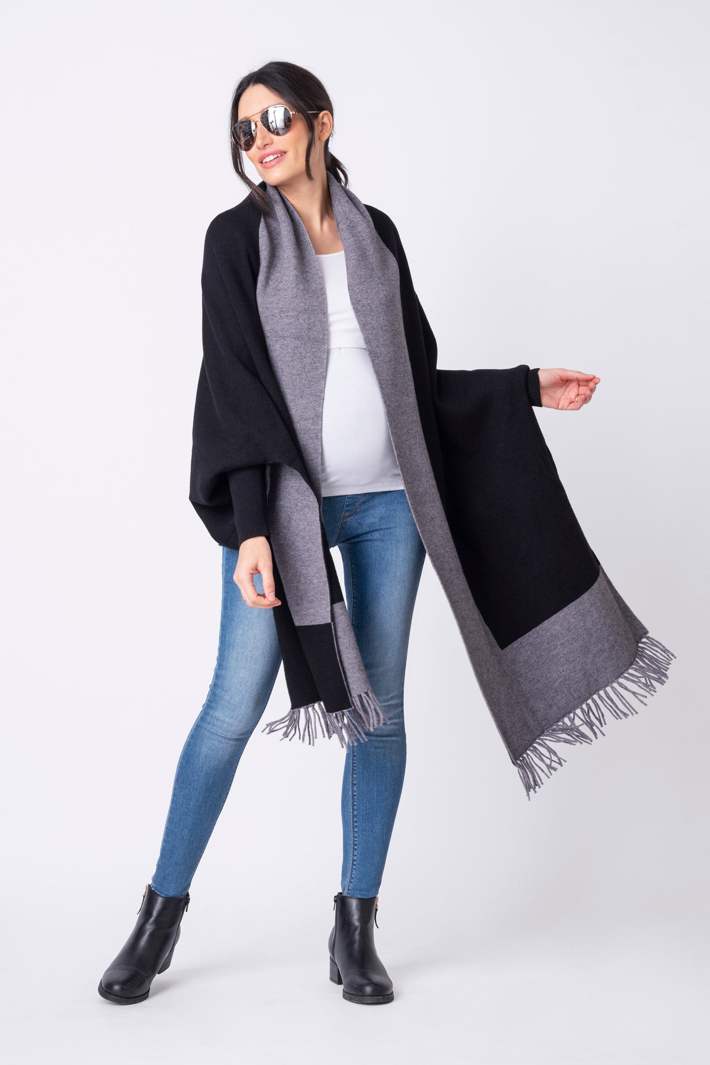 Maternity and nursing cape with fringed hem – Mamarella GmbH